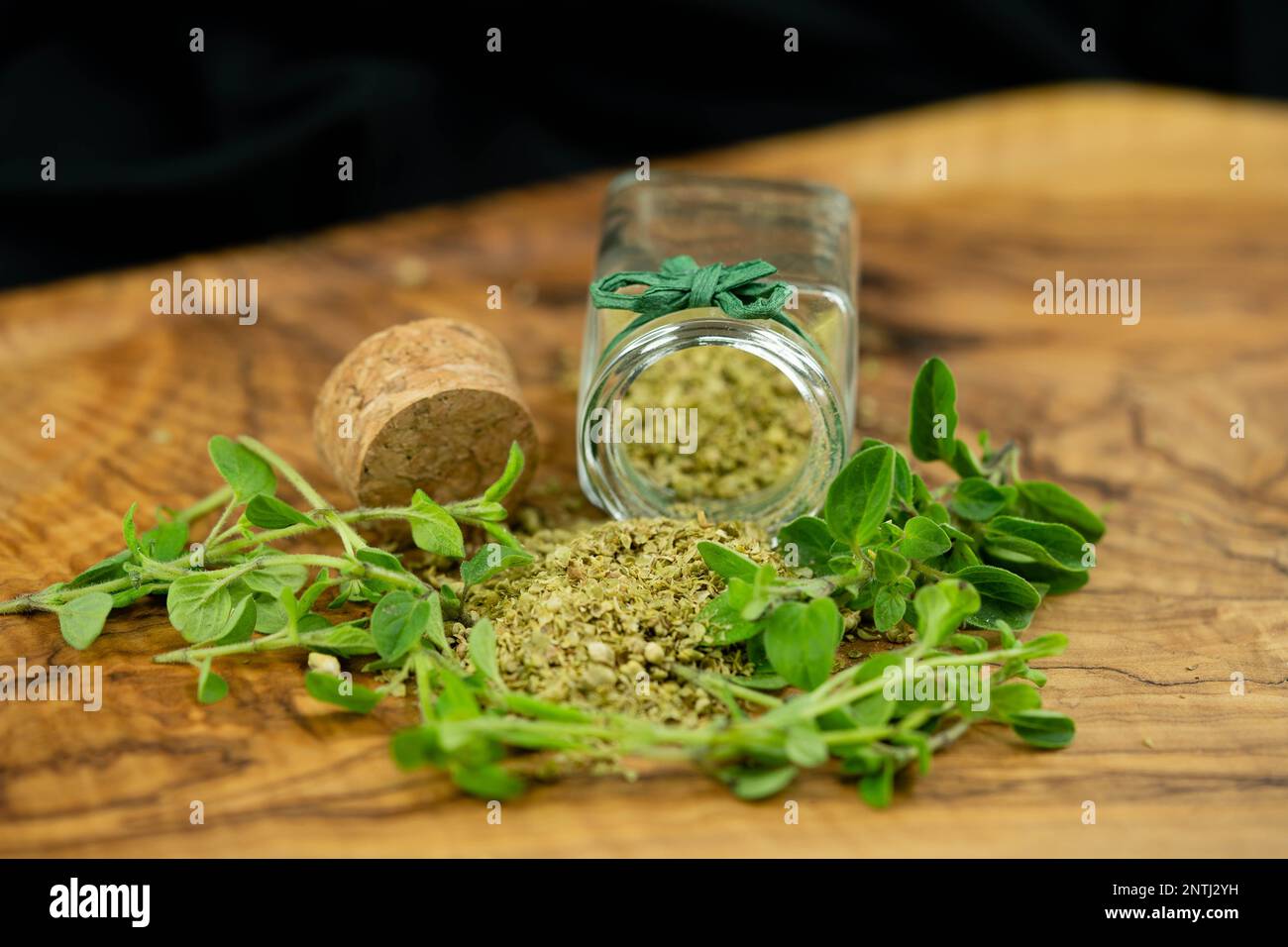 oregano origanum vulgare delicious kitchen herbs Stock Photo - Alamy