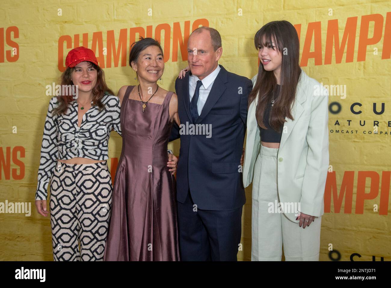 Woody Harrelson Y Laura Louie Y Sus Hijas Who Is Woody Harrelson's