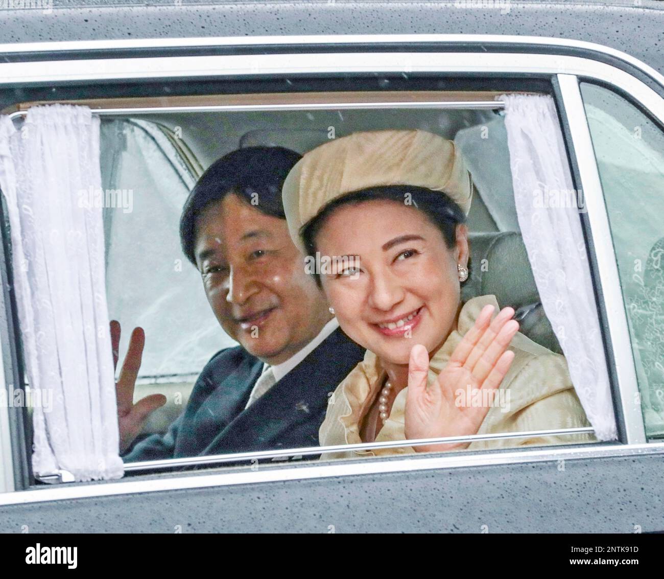 Japan's Crown Prince Naruhito and Crown Princess Masako enter the ...
