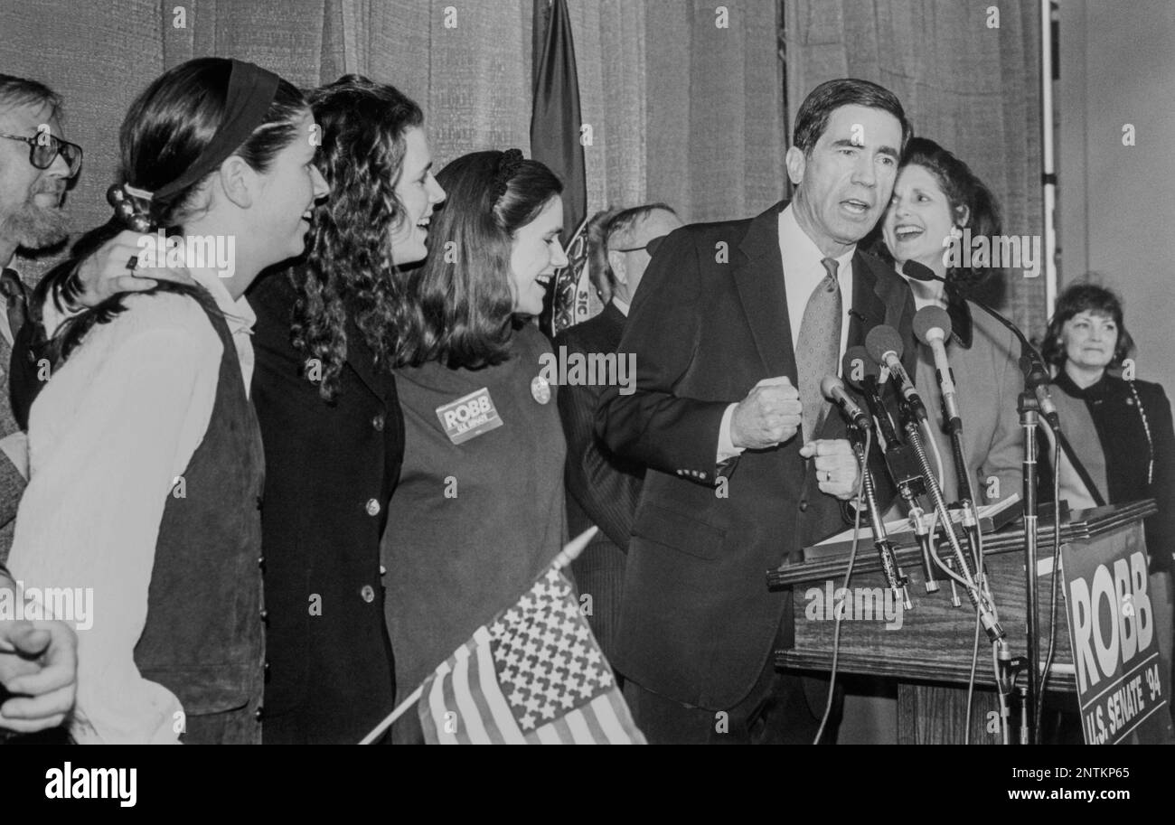 Sen. Chuck Robb, D-Va., with wife Lynda Bird Johnson Robb and daughters ...