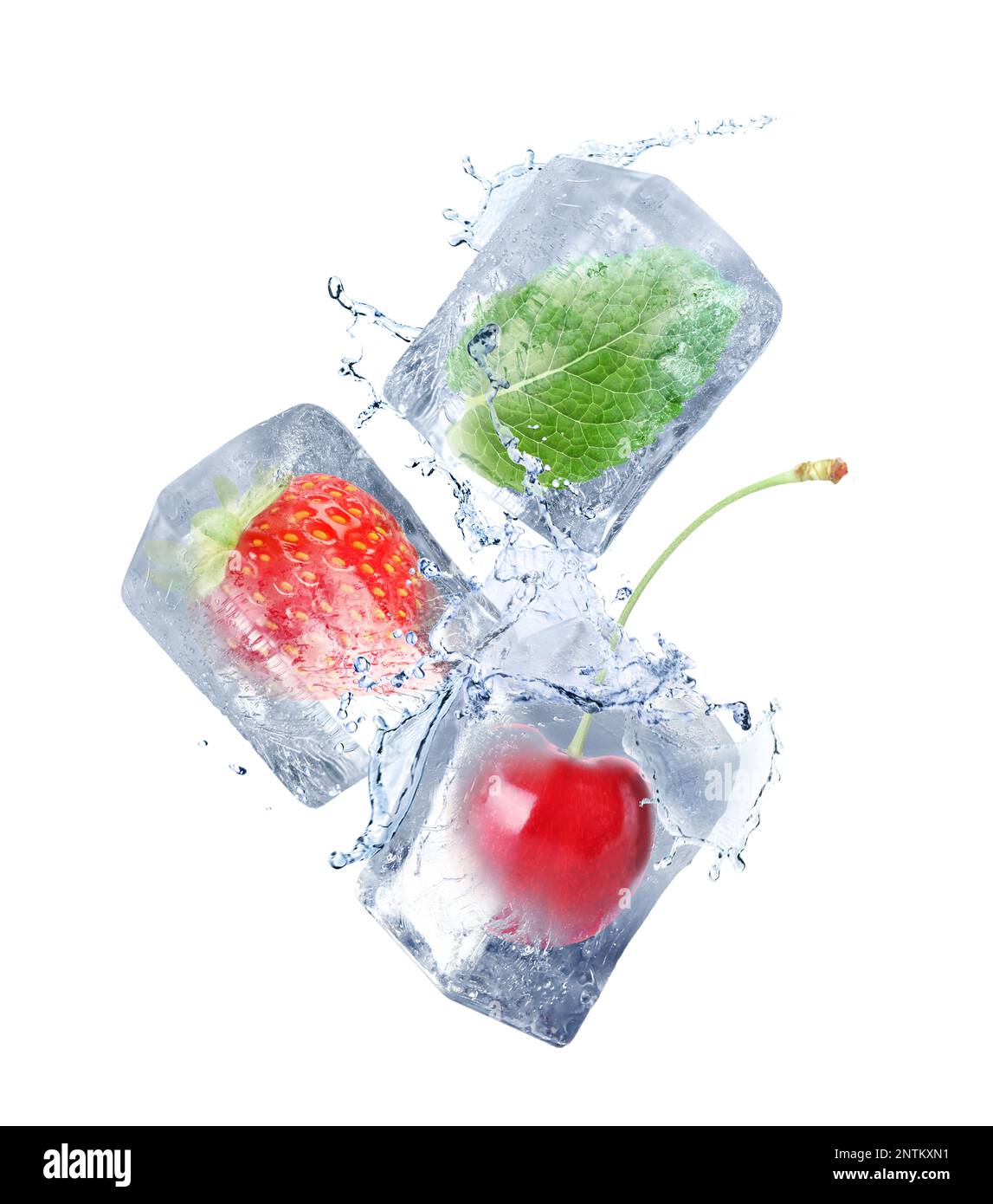 Strawberry flying in water hi-res stock photography and images - Alamy