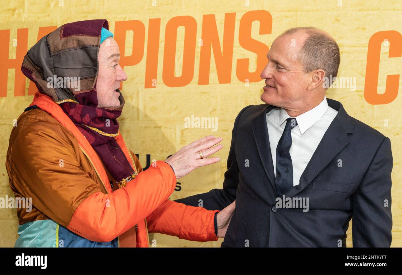 Michael stipe and woody harrelson hi-res stock photography and images - Alamy