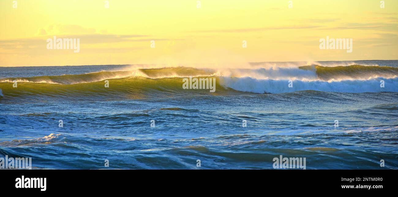 AUSTRALIAN EASTERN OCEAN Stock Photo - Alamy