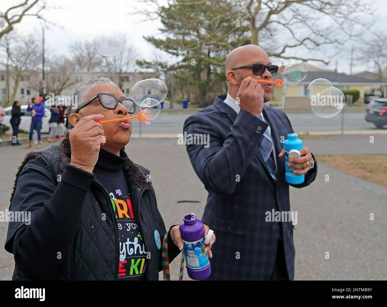Pat Tweedle and Atlantic City Mayor Frank Gilliam blew bubbles with MLK ...