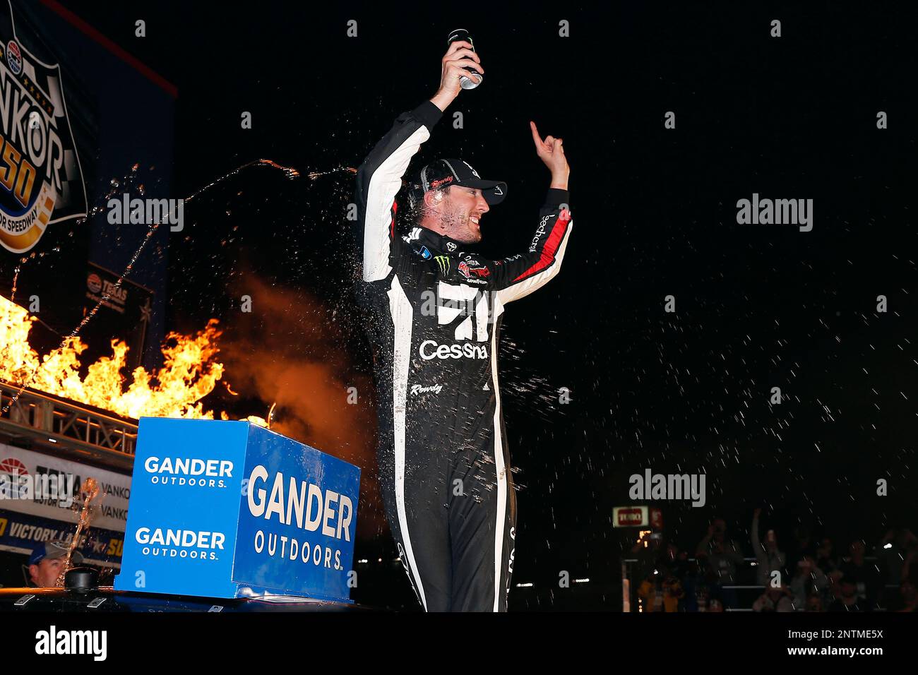 #51: Kyle Busch, Kyle Busch Motorsports, Toyota Tundra Cessna ...