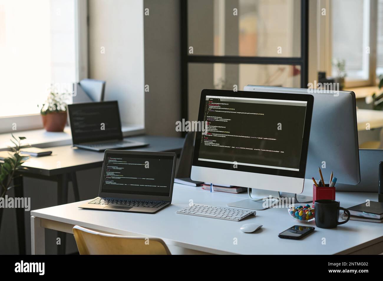 Application program pc computers hi-res stock photography and images ...