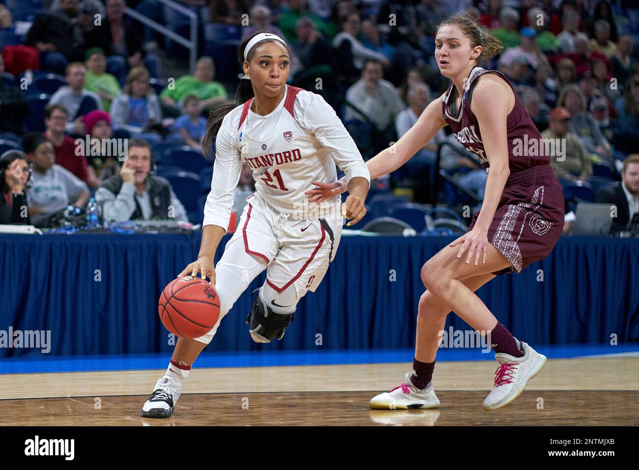 CHICAGO, IL - MARCH 30: Stanford Cardinal guard DiJonai Carrington (21 ...