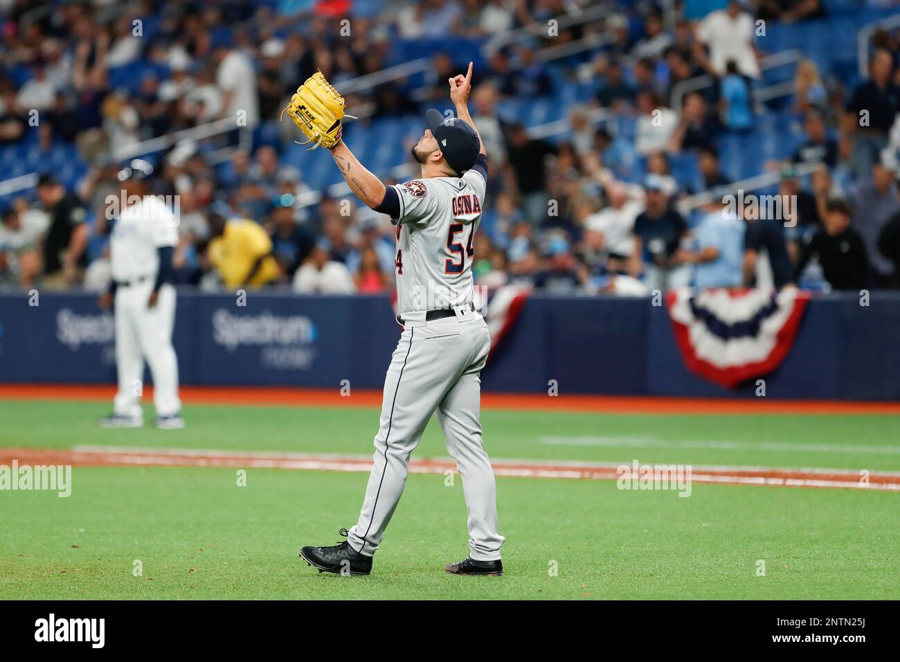 ST. PETERSBURG, FL - MARCH 28: Houston Astros relief pitcher Roberto ...