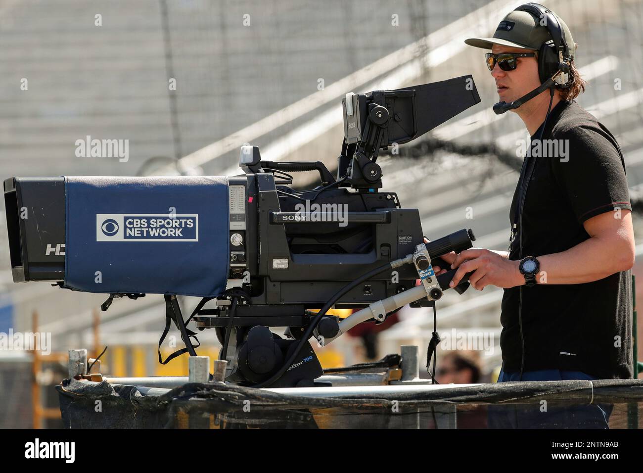 Cbs sports logo hi-res stock photography and images - Alamy