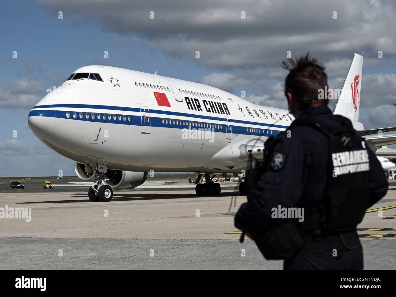 The plane carrying Chinese President Xi Jinping and his wife Peng ...