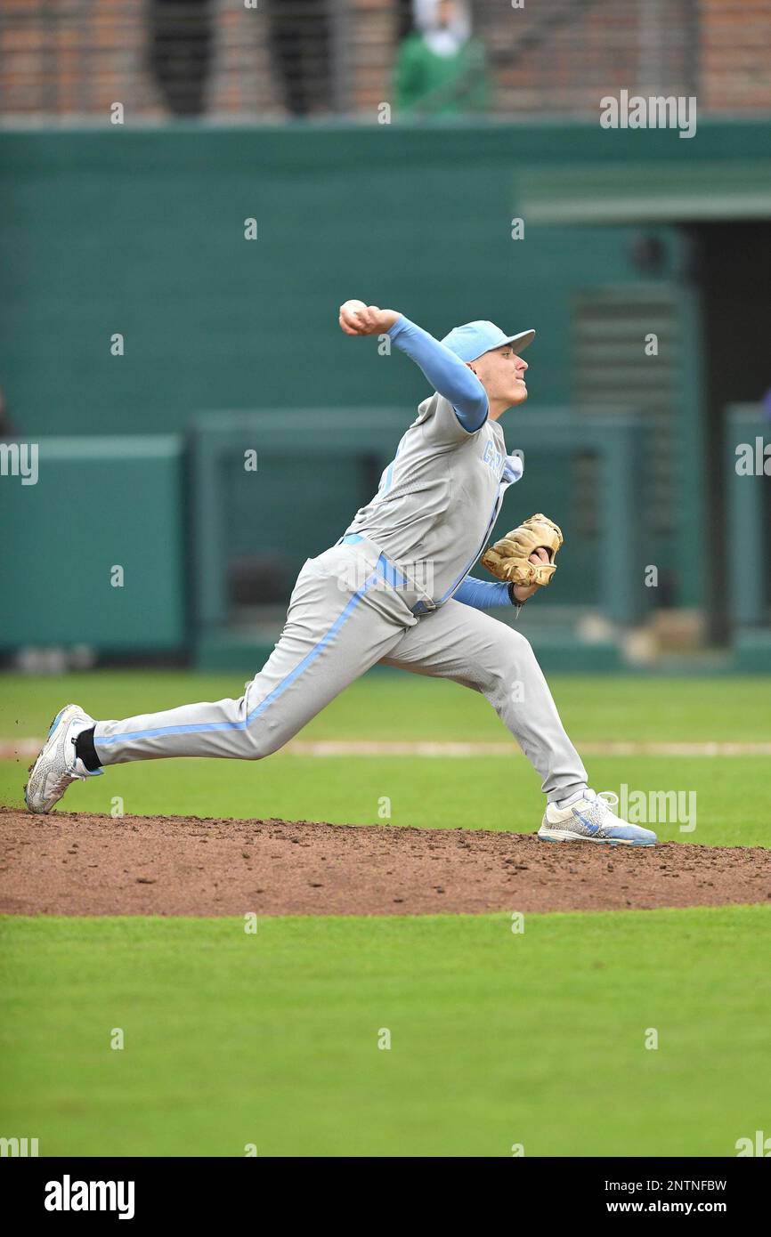 North Carolina Tar Heels pitcher Joey Lancellotti (31) delivers a pitch ...