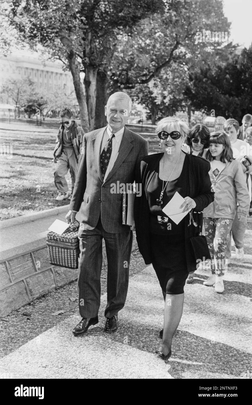Sen. Mark Hatfield, R-Ore. and wife Antoinette do the Walk of the ...
