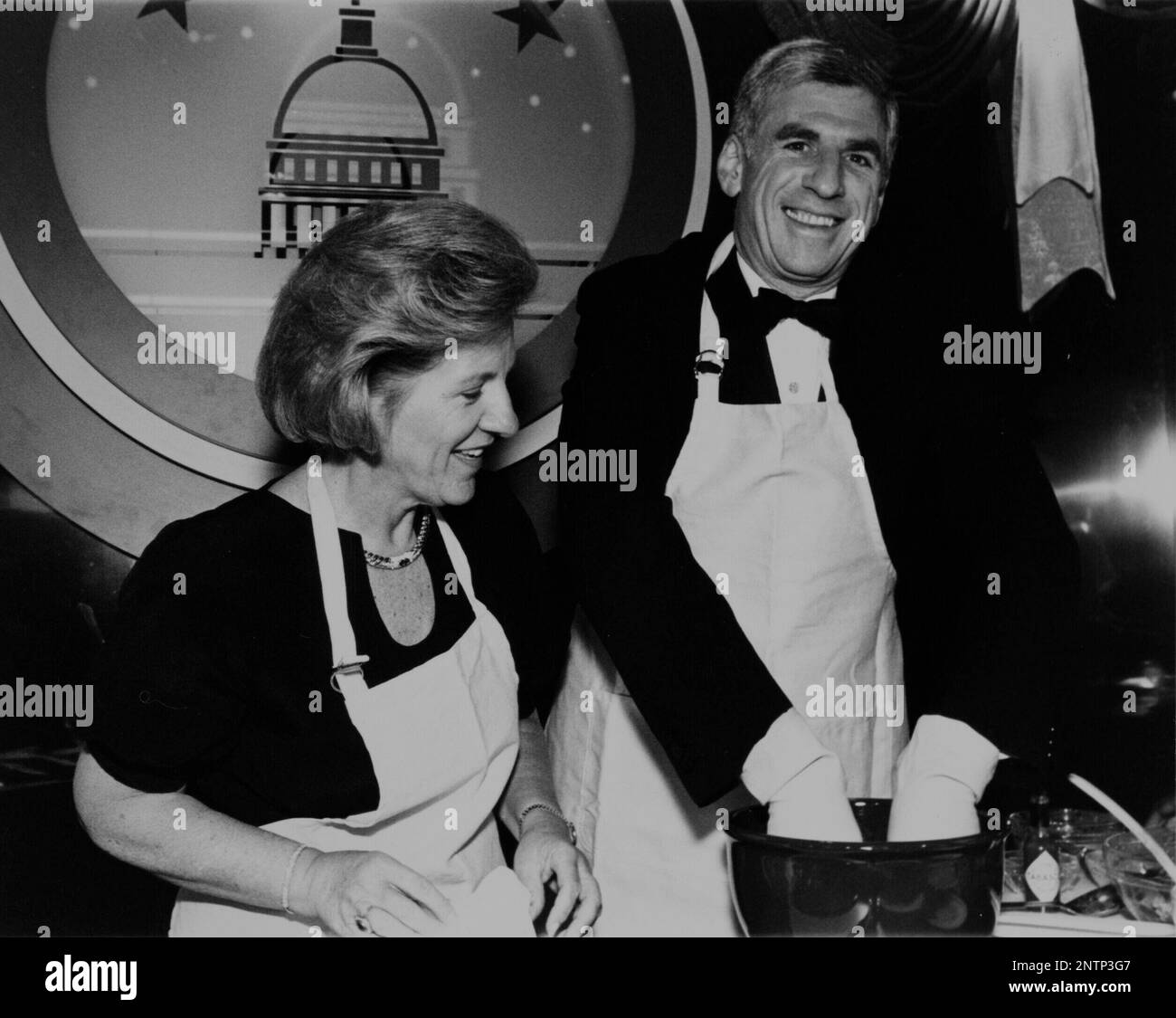 Sen. John Danforth, R-Mo., and his wife, Sally Dobson, cooking together ...