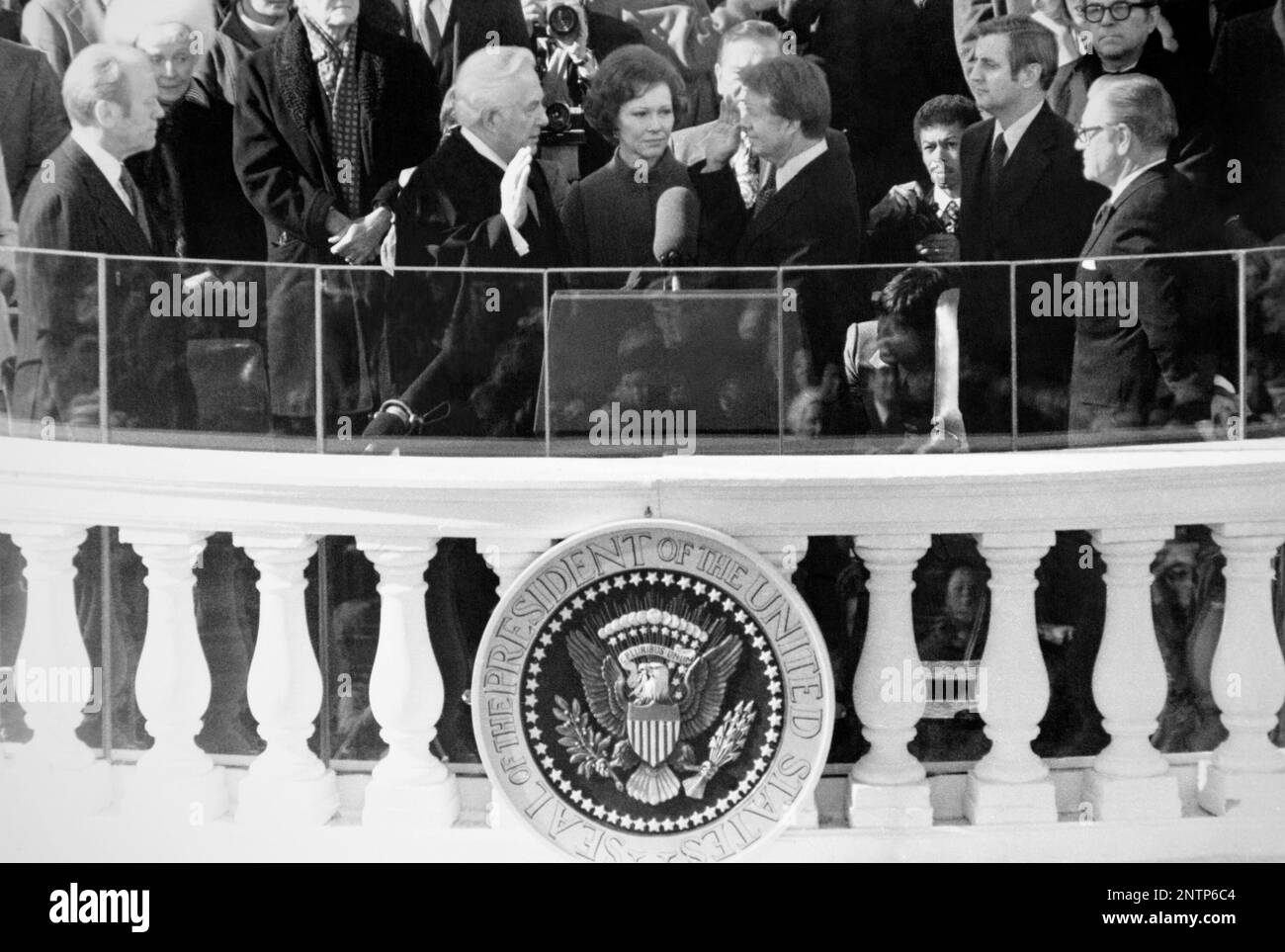 Chief Justice Warren Earl Burger swearing in President James Earl ...