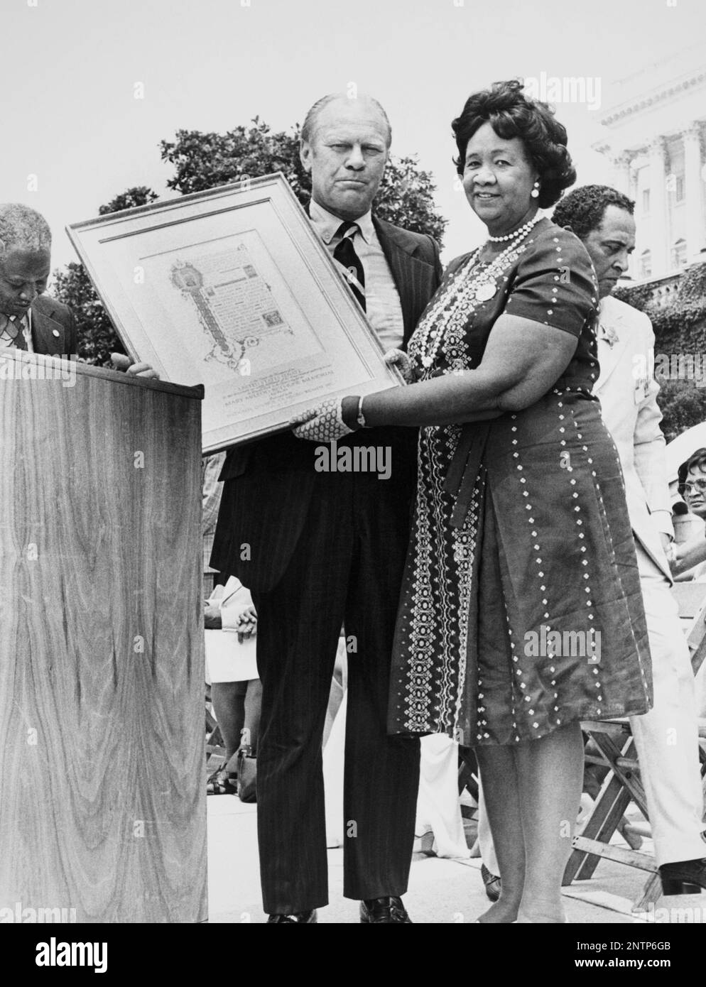 Social activist Dorothy Irene Height meeting with President Gerald Ford. (Photo by Dev O'Neill ...