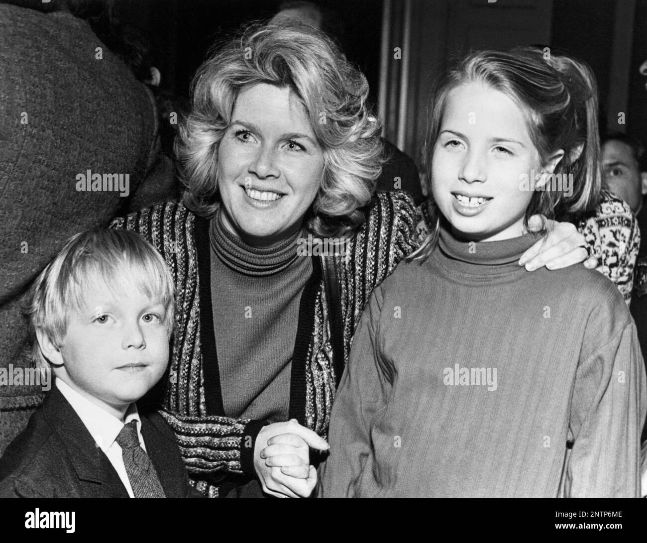 Mary Elizabeth "Tipper" Gore, wife of Sen Al Gore, with her daughter ...