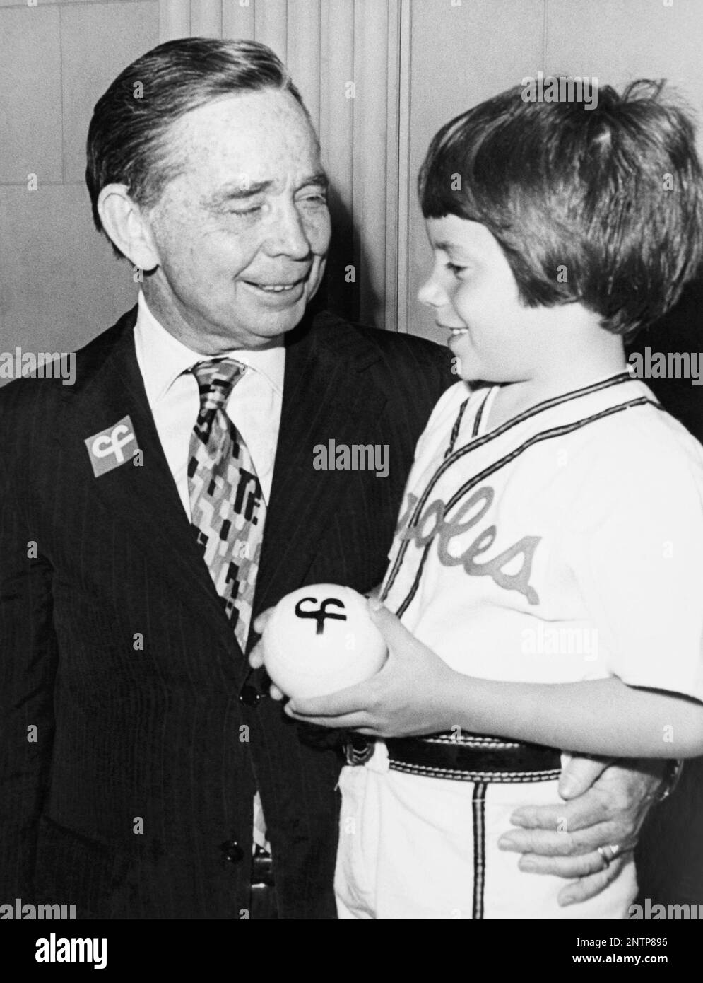 Speaker of the House, Rep. Carl Bert Albert, D-Okla., talking to a ...