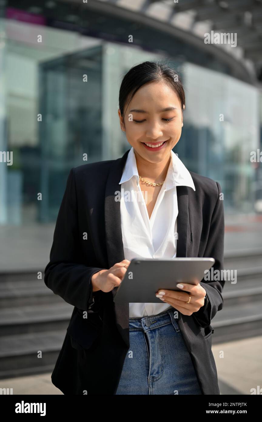 Portrait gorgeous woman ceo standing hi-res stock photography and ...