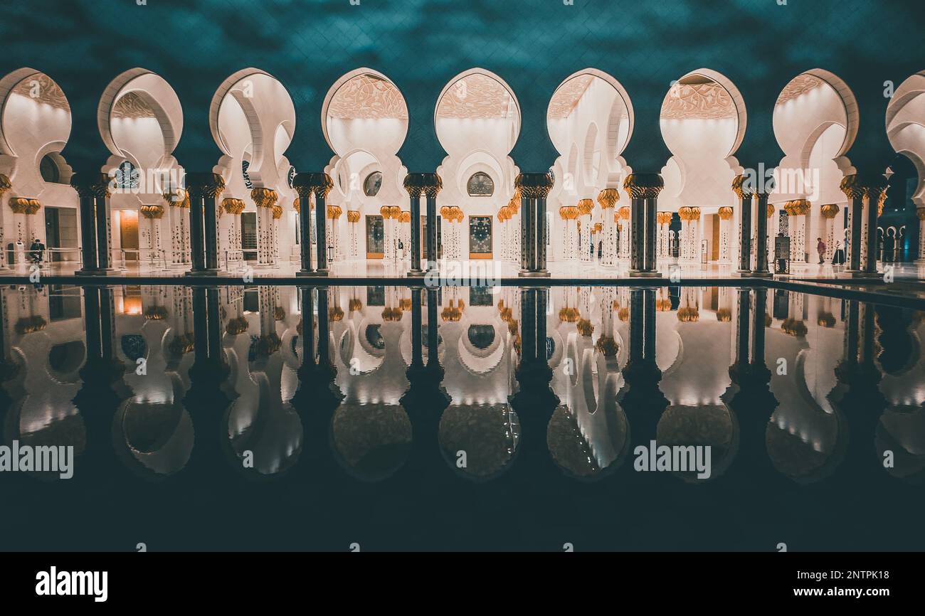 The Sheikh Zayed Grand Mosque during sunset, in Abu Dhabi, United Arab ...