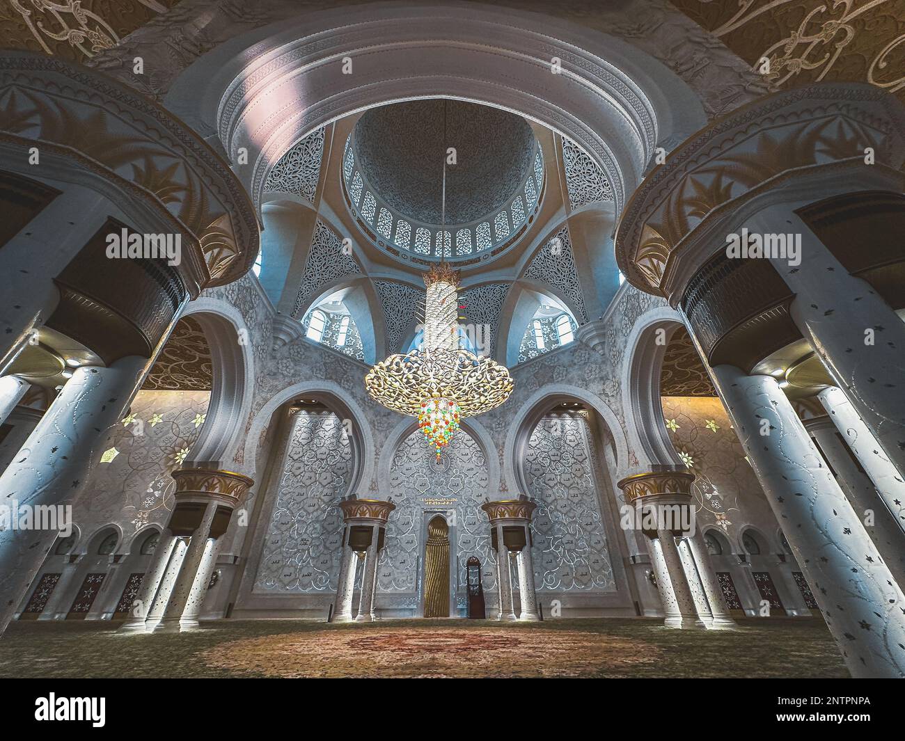 The Sheikh Zayed Grand Mosque during sunset, in Abu Dhabi, United Arab ...