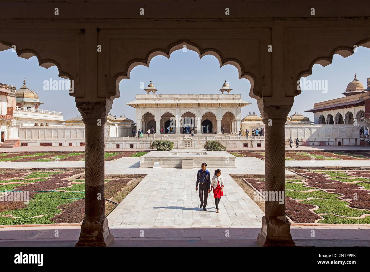 Visitors, Anguri Bagh (Grape Garden), in Agra Fort, UNESCO World ...