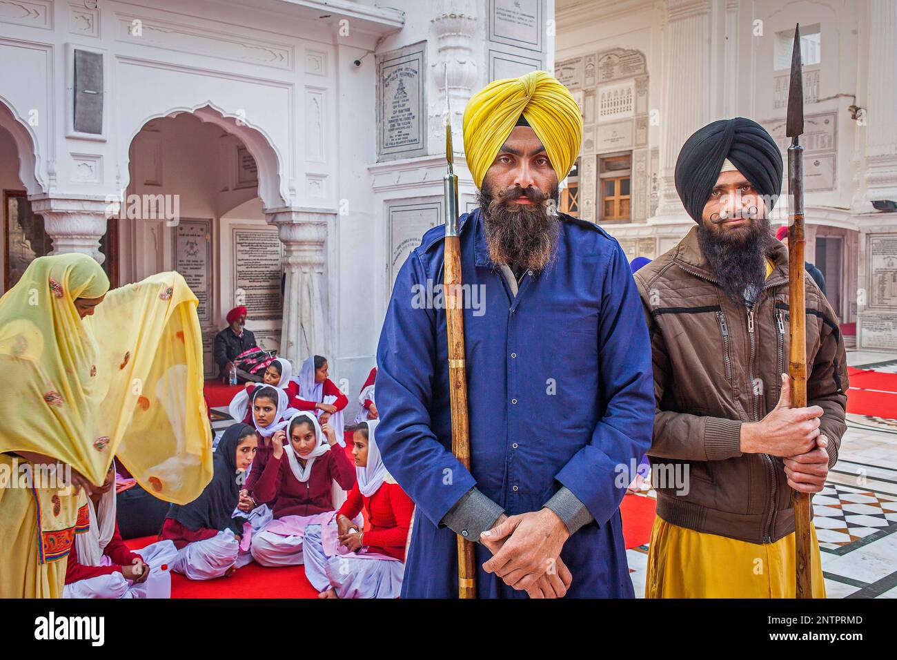 Guards, Golden temple, Amritsar, Punjab, India Stock Photo - Alamy
