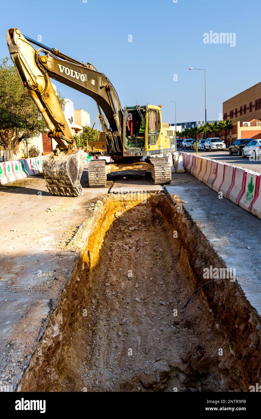 Diggers and trenches hi-res stock photography and images - Alamy