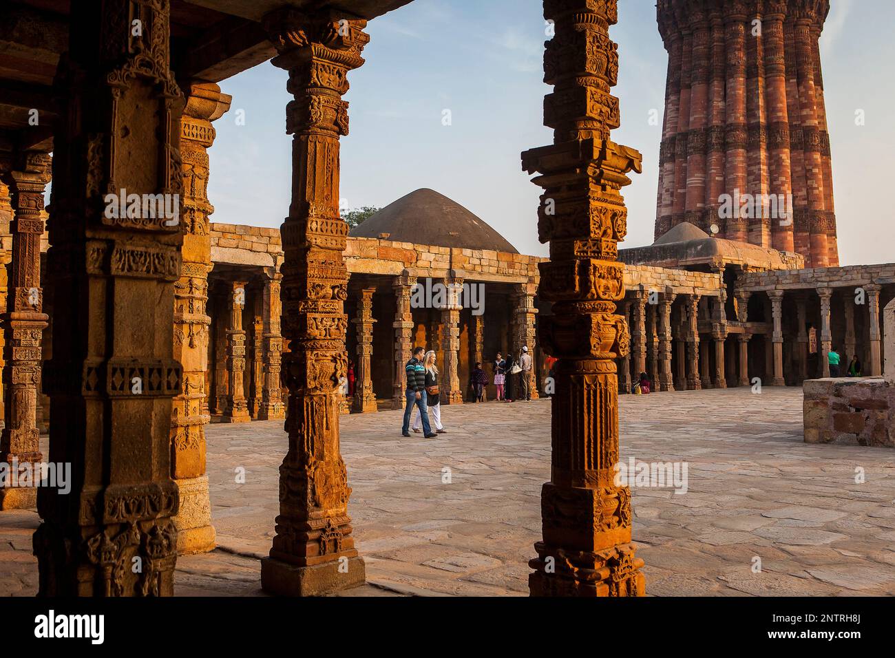 India sight qutub hi-res stock photography and images - Alamy
