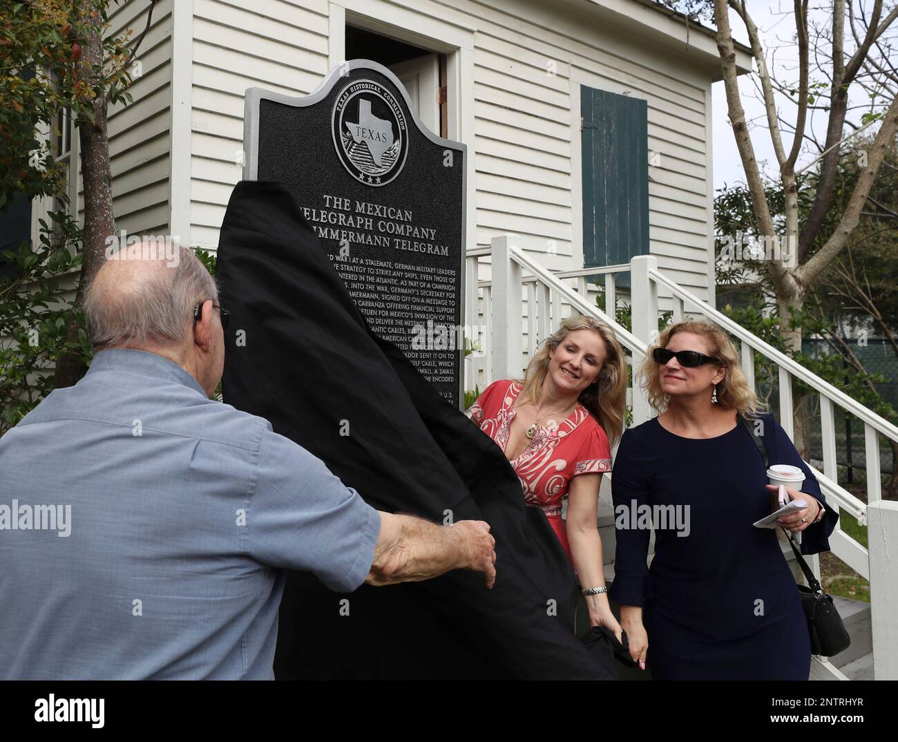 In this Saturday, March 9, 2019 photo, Pete, from left, Jeannie and ...