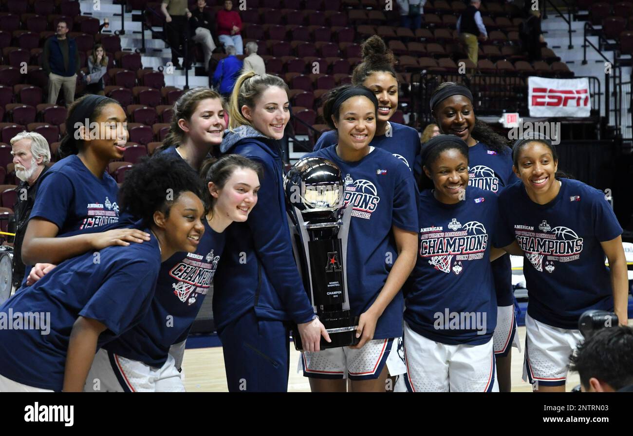 March 11, 2019: Members of the Uconn Huskies hold the American ...