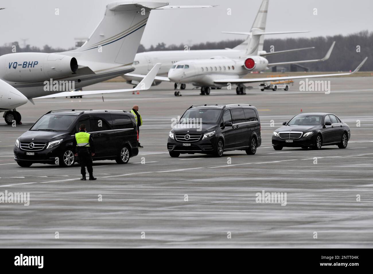 A car colon arrives near Gulfstream 4SP jet owned by the Algerian ...