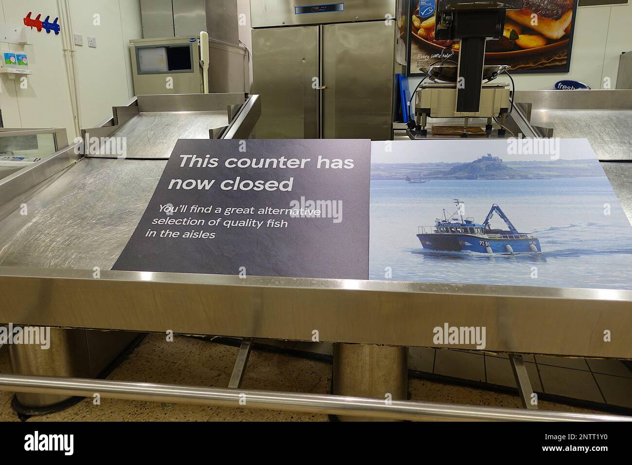 Tesco fish counter hi-res stock photography and images - Alamy