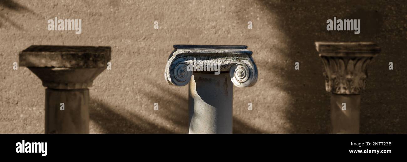 Ionic column chapter hi-res stock photography and images - Alamy