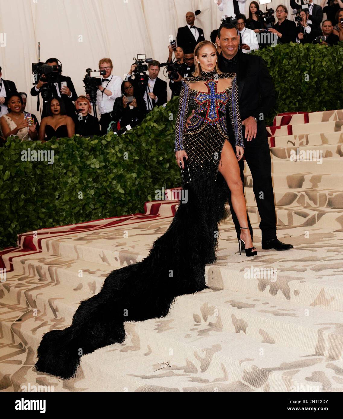 Photo by: XPX/STAR MAX/IPx 2019 5/7/18 Jennifer Lopez and Alex ...