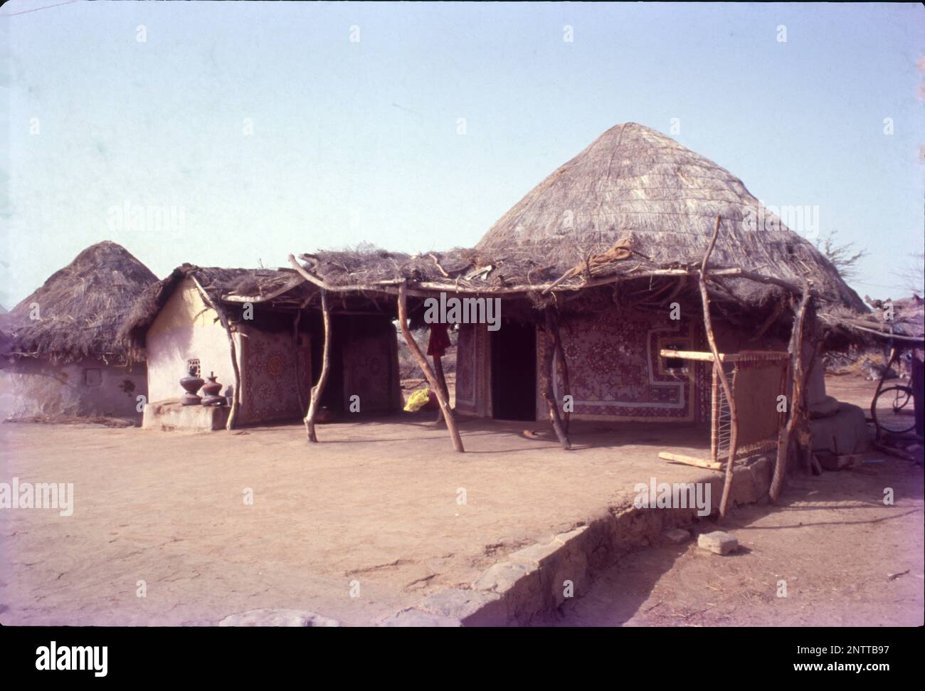 Indian rural village houses water hi-res stock photography and images ...