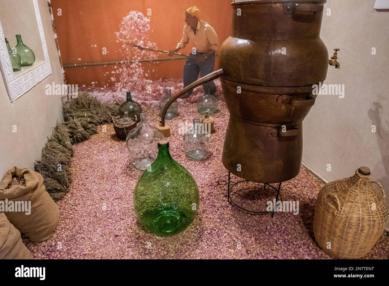 Machinery used for the extraction of perfumes in a Marrakech souk Stock ...