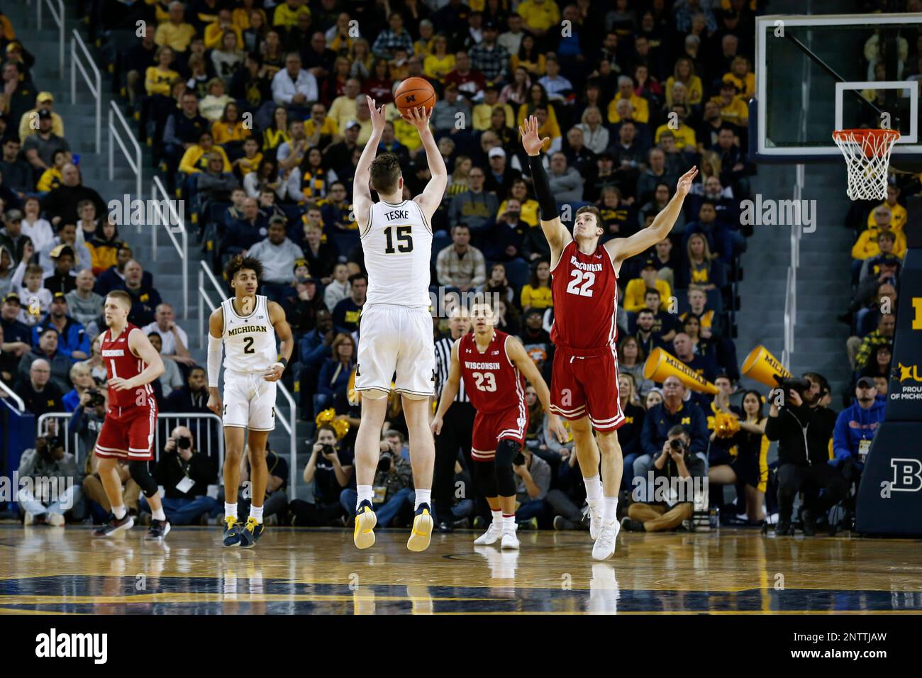 ANN ARBOR, MI - FEBRUARY 09: Michigan Wolverines center Jon Teske (15 ...