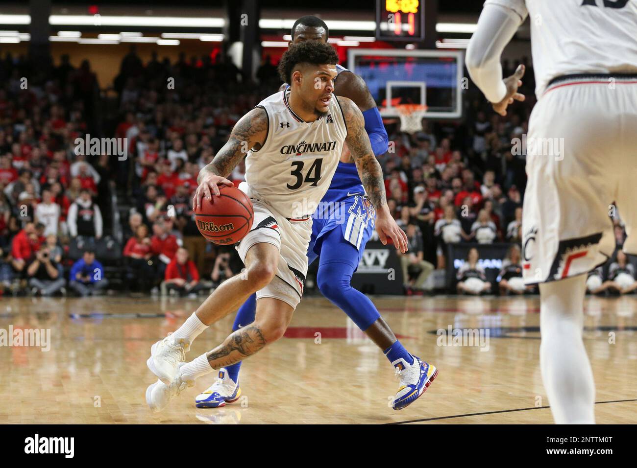 CINCINNATI, OH - MARCH 02: Cincinnati Bearcats guard Jarron Cumberland ...