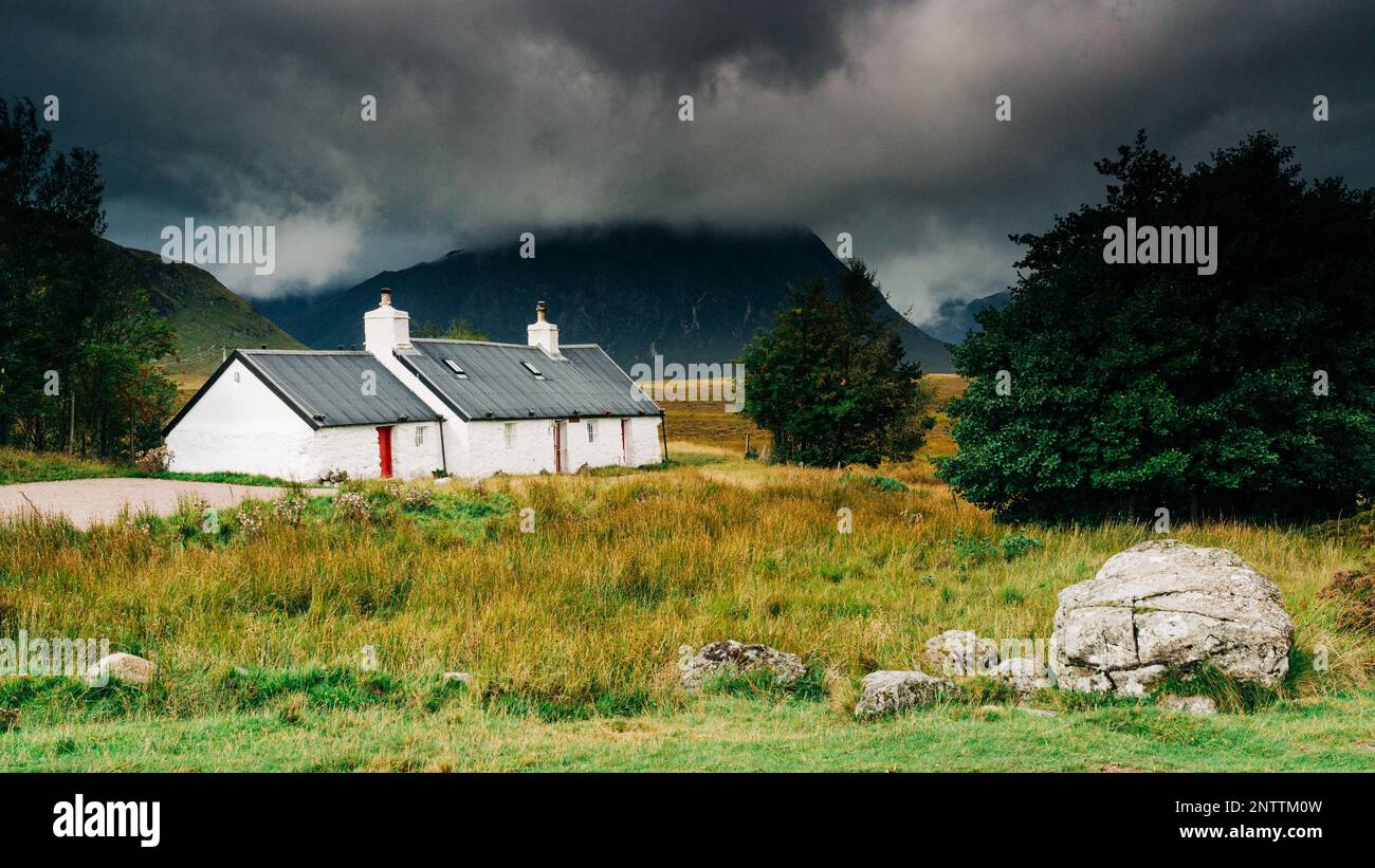Black Rock Cottage in Glencoe, Scottish Highlands. Stunning backdrop of ...