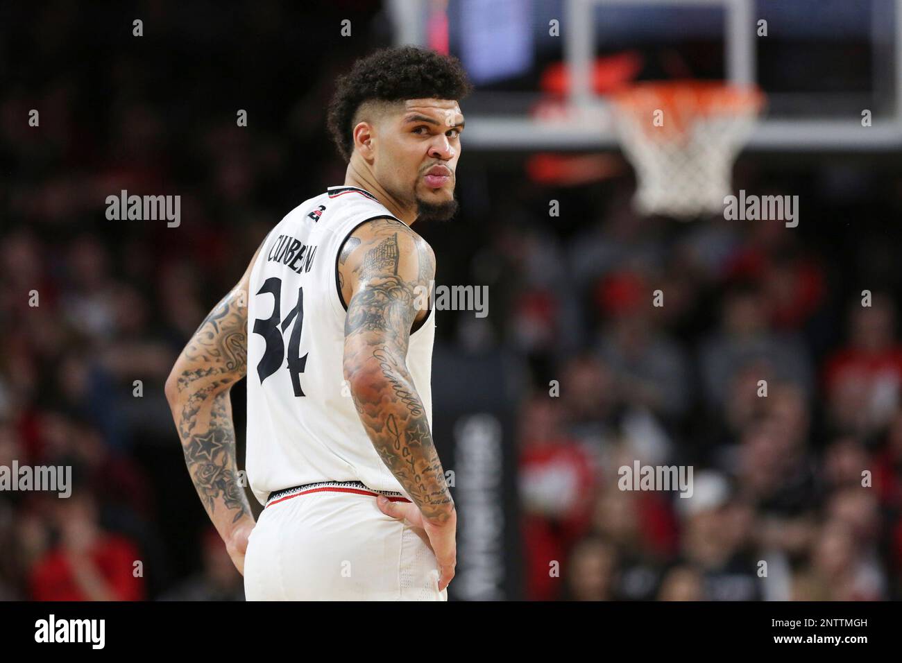 CINCINNATI, OH - MARCH 02: Cincinnati Bearcats guard Jarron Cumberland ...