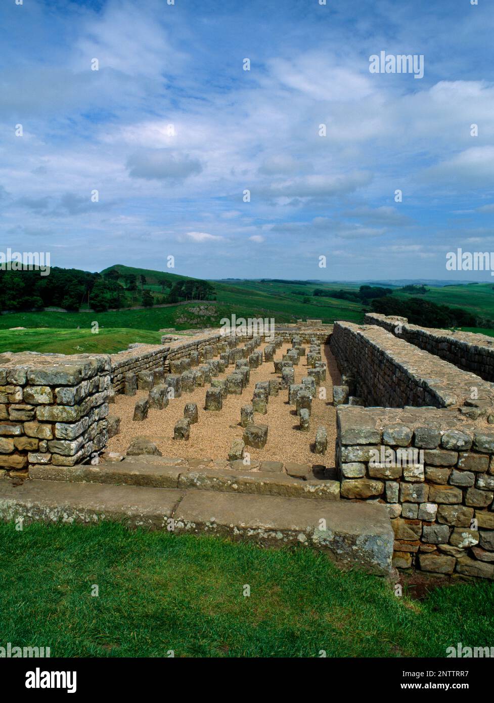 The N granary inside Housesteads Roman fort, Hadrian's Wall ...
