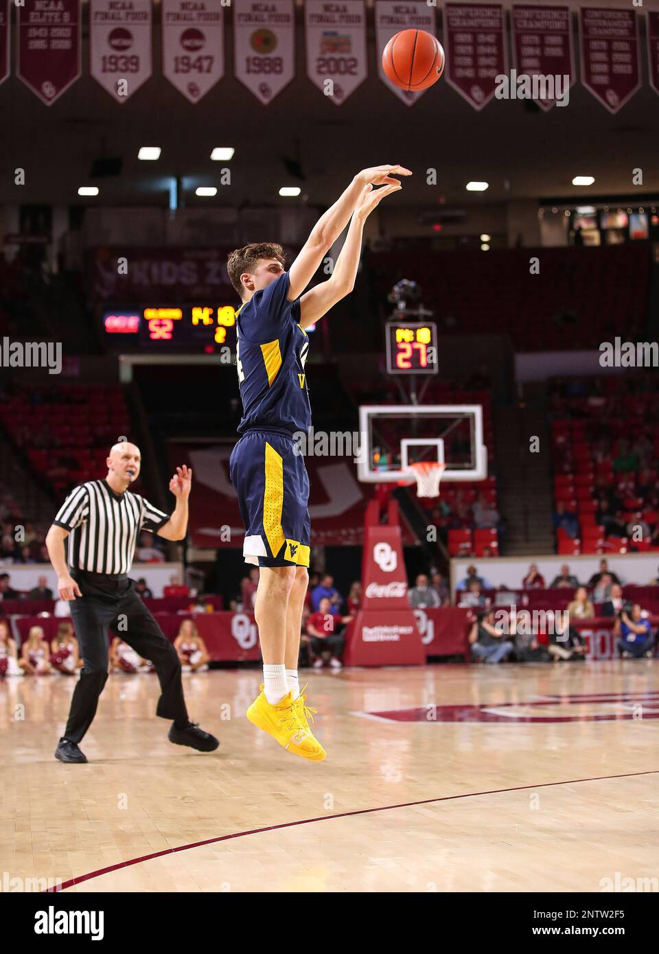 NORMAN, OK - MARCH 02: West Virginia Mountaineers Guard Chase Harler ...