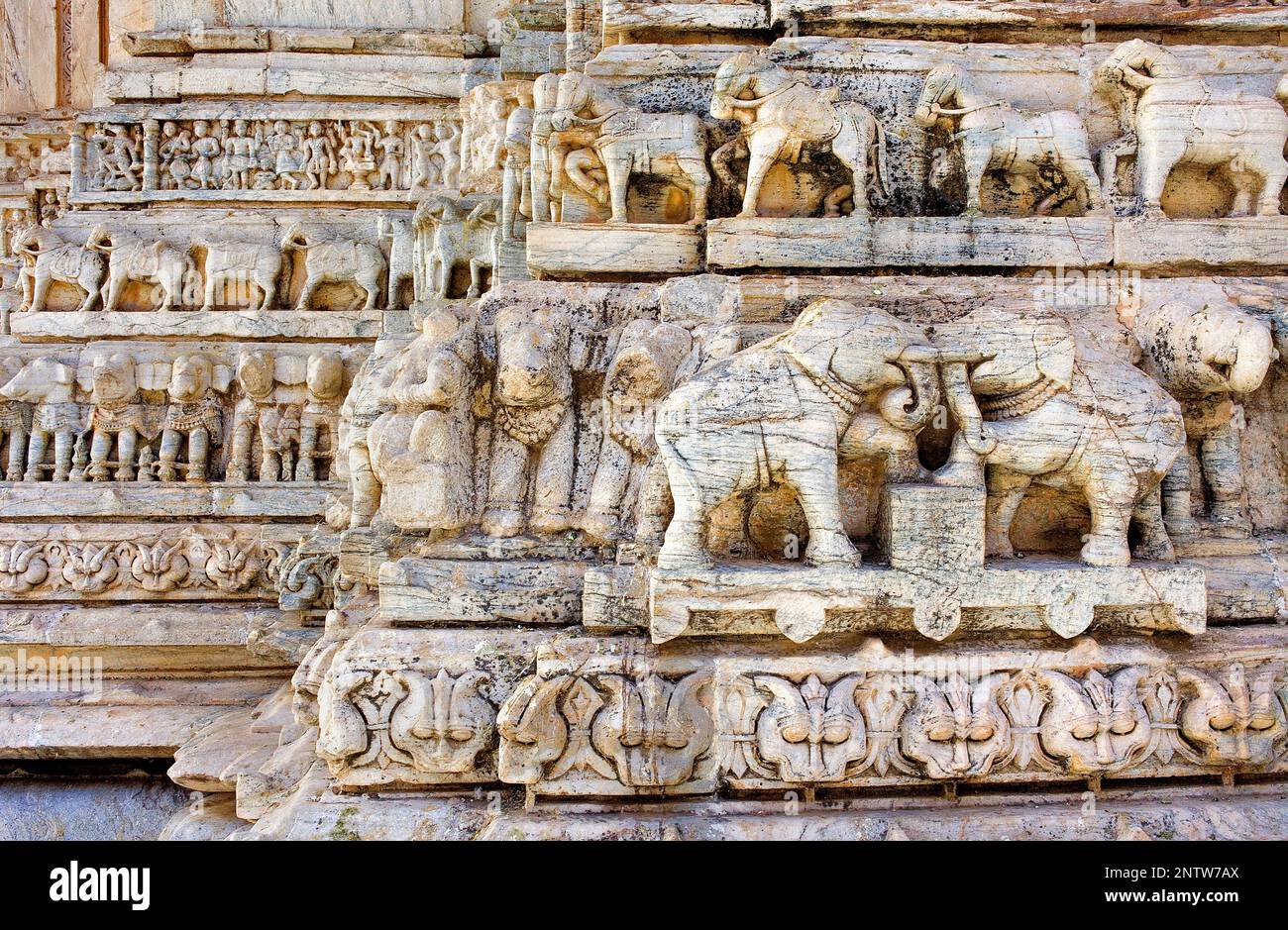 Detail,relief on the exterior wall of the Jagdish Temple,Udaipur ...