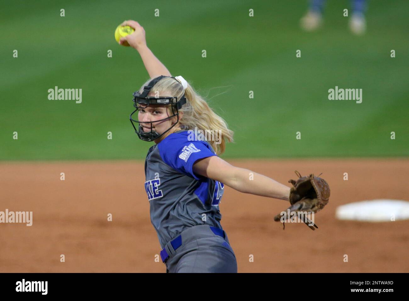 TUCSON, AZ - FEBRUARY 28: Drake Bulldogs starting pitcher Nicole ...