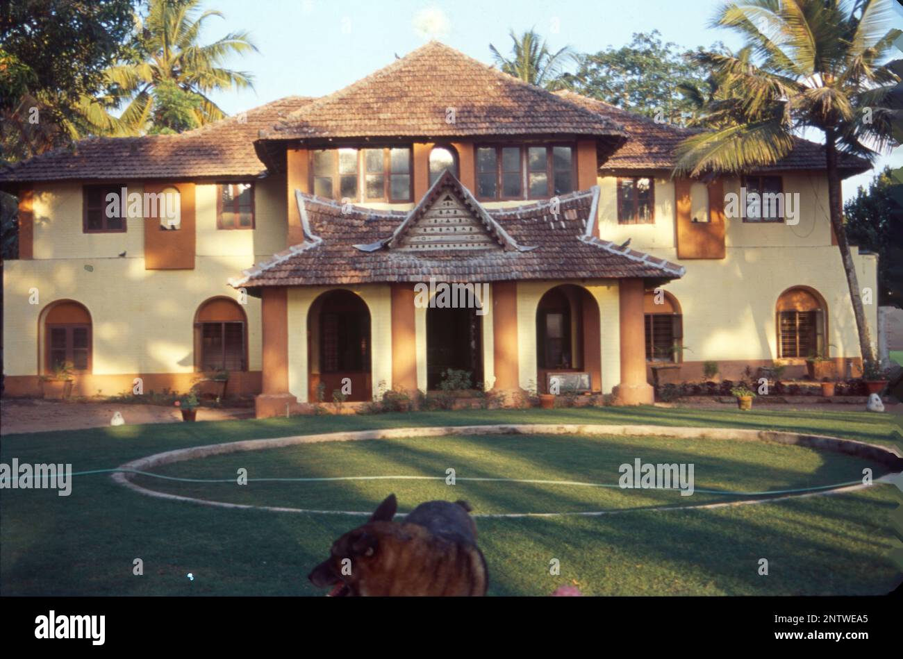 Kerala Houses:- The most distinctive visual form of Kerala architecture ...