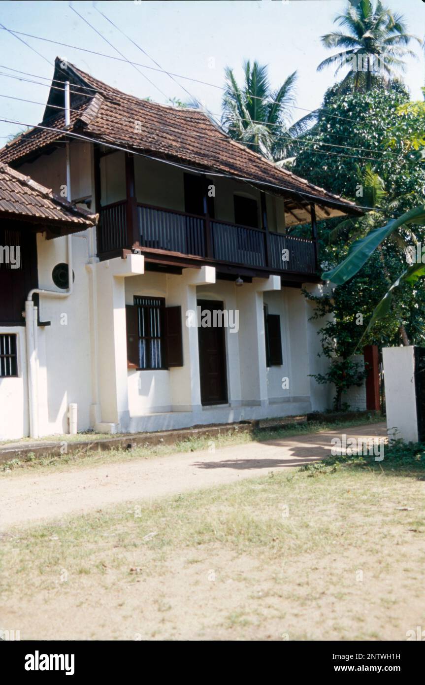 Kerala Houses:- The most distinctive visual form of Kerala architecture ...