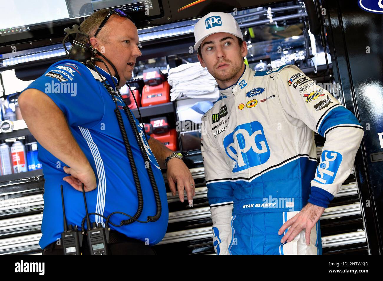 #12: Ryan Blaney, Team Penske, Ford Mustang and Jeremy Bullins during ...