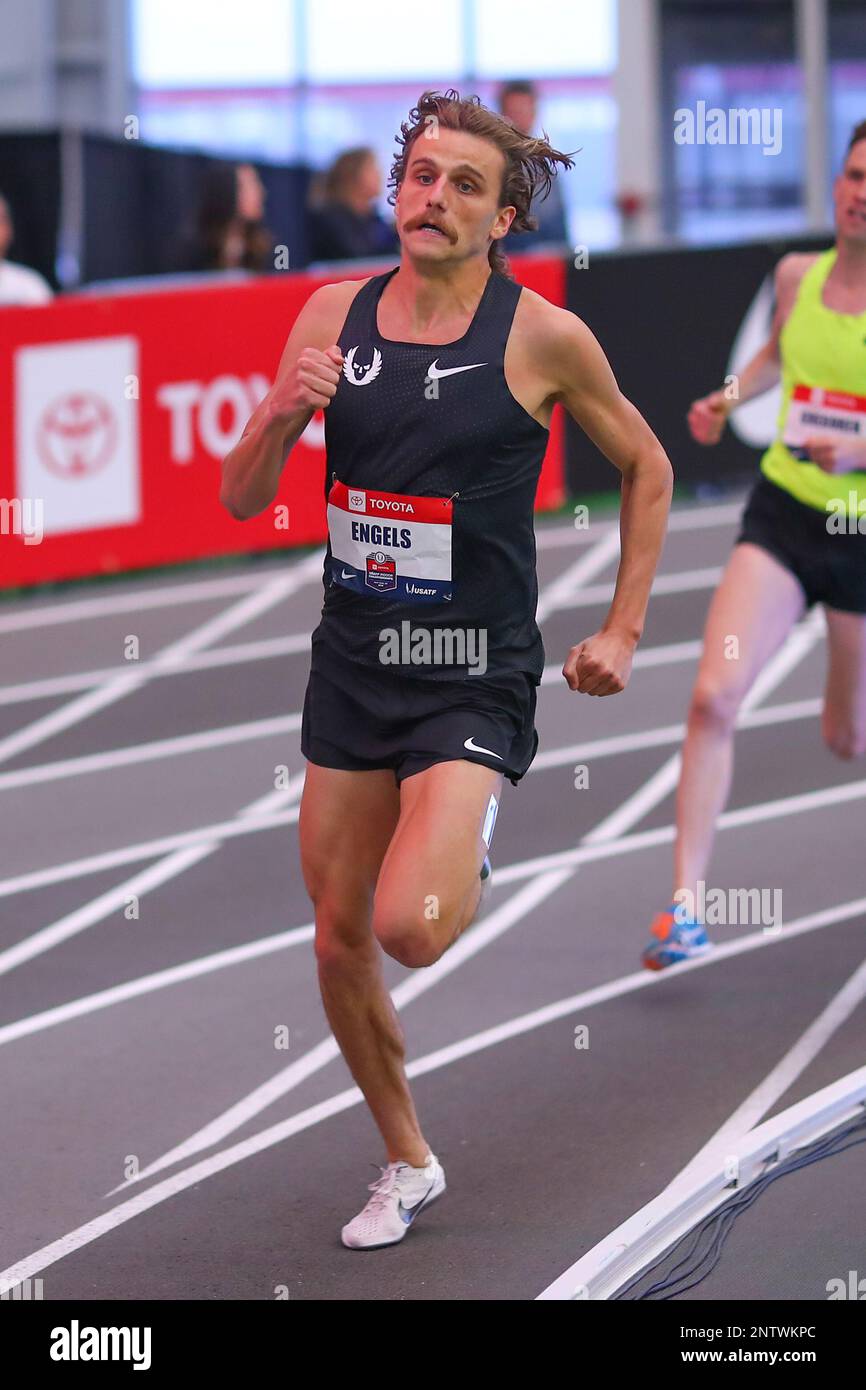 Craig Engels runs in the Toyota Mile run during the USA Indoor Track ...