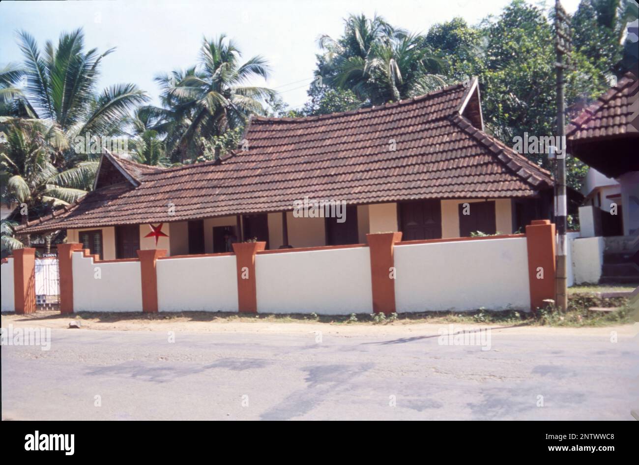 Kerala Houses:- The most distinctive visual form of Kerala architecture ...