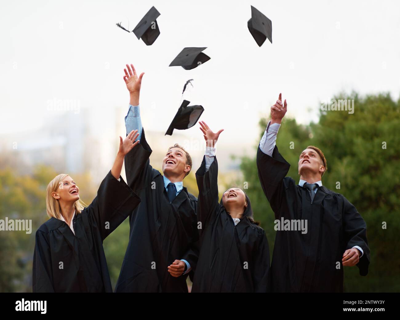 Women graduating caps hi-res stock photography and images - Alamy